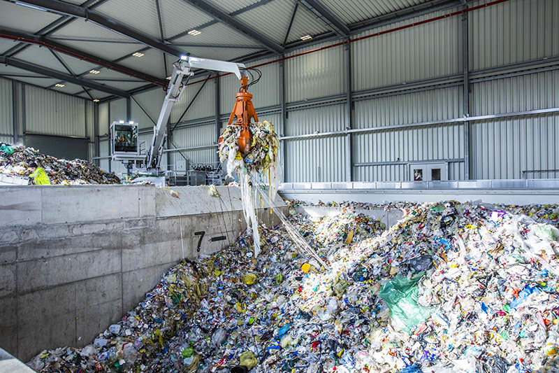 Collecte et traitement des déchets. Suez remporte 3 contrats majeurs en ...